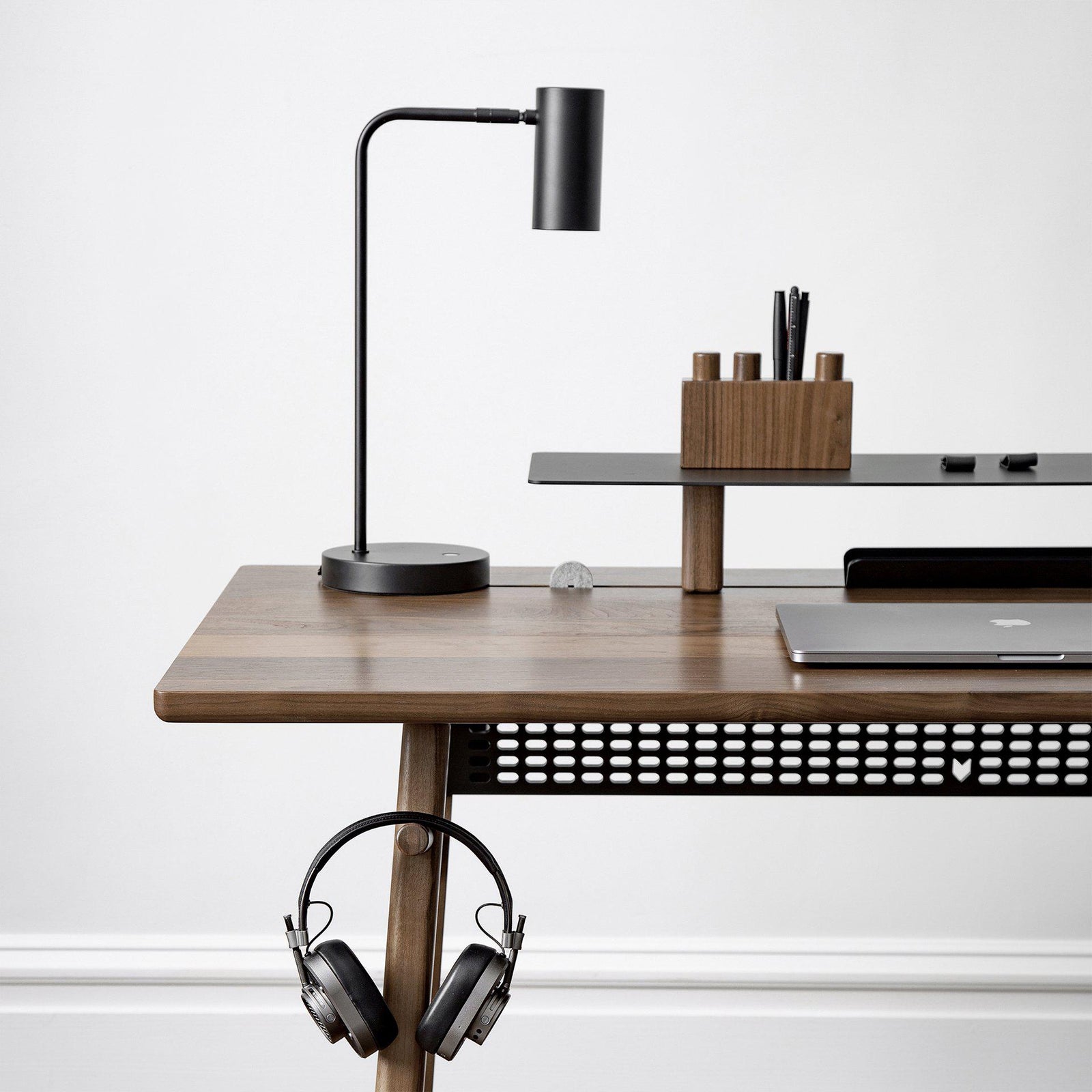 Modern Desk - Walnut – ARTIFOX